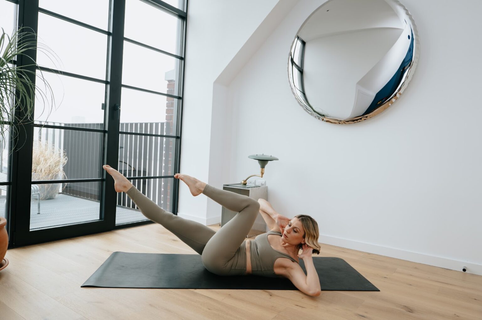 10 Barre Exercises for Full Body Workouts | barreseries.com